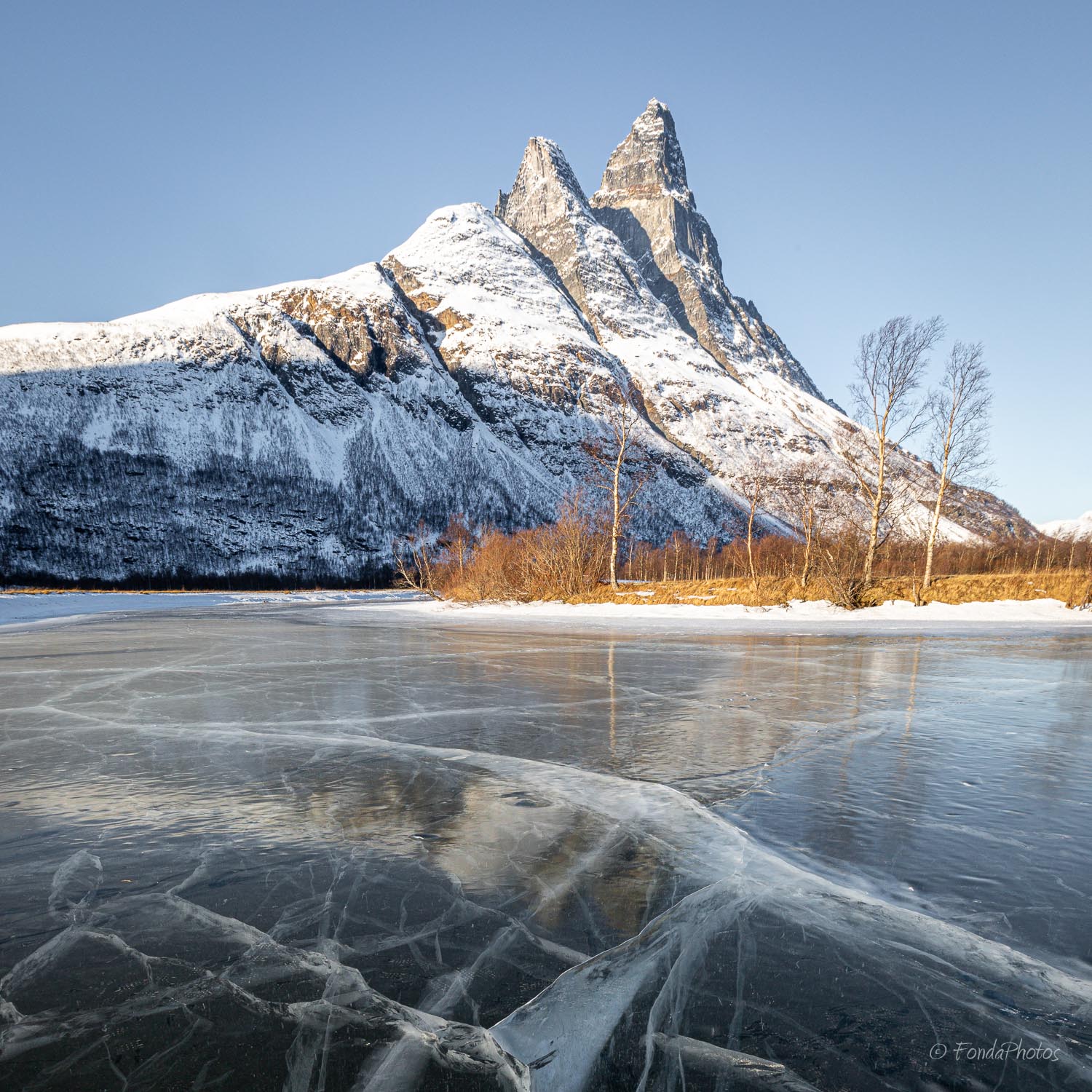 Frozen Lake in Northern Norway - FondaFotos